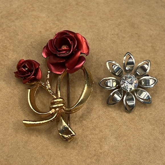 Vintage | Jewelry | Vintage Red Rose And Rhinestone Flower Brooches ...